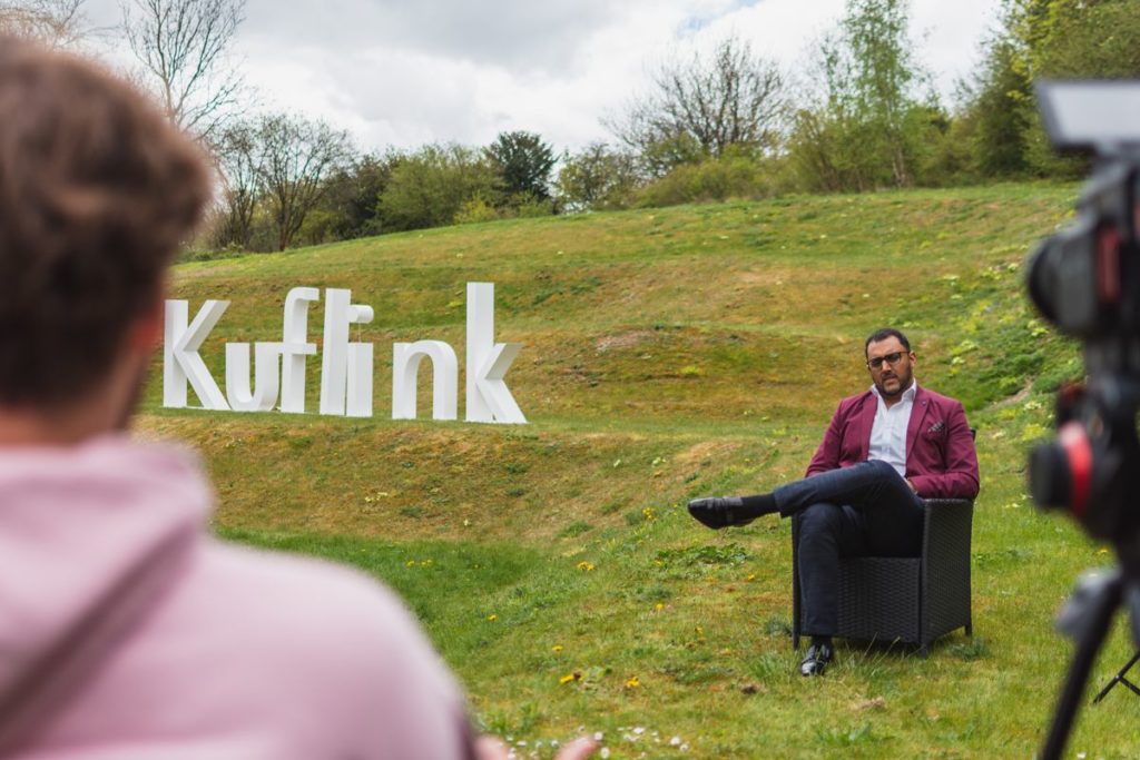 Giant letters and logos for Kuflink’s new product launch!
