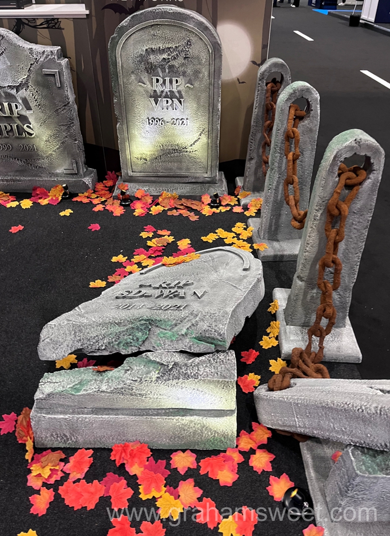 Realistic tombstones for iQuila’s spooky stand